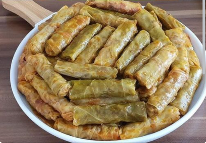 Rețeta folosește varză dulce, iar gustul este la fel de savuros ca cel ...